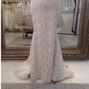 Lazaro | Dresses | Lazaro Size 6 Wedding Dress Retails For 450 | Poshmark